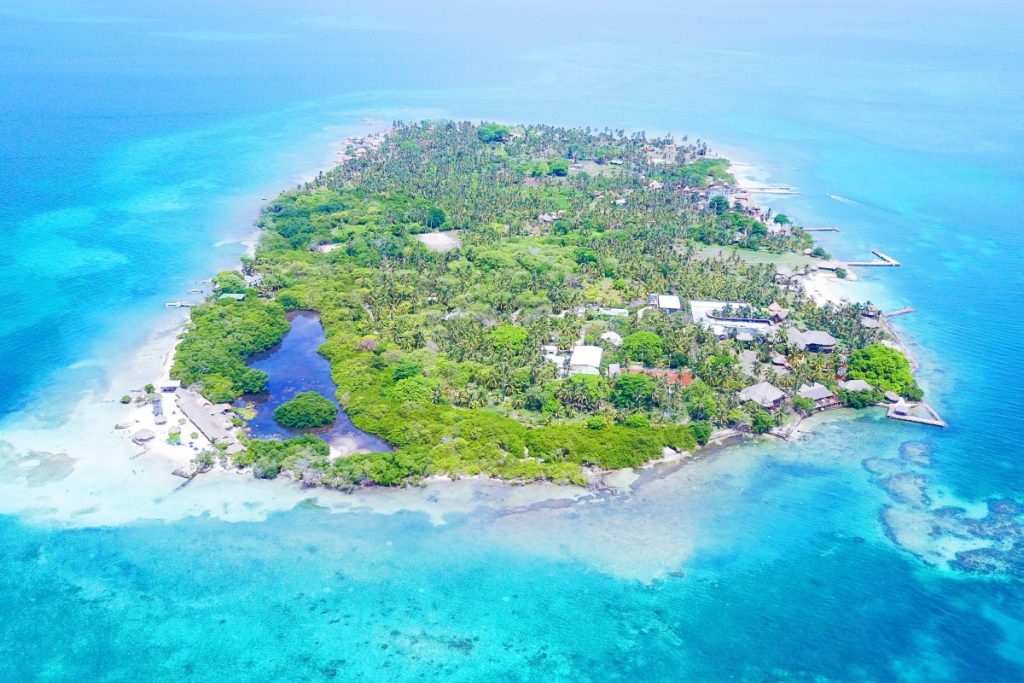 Isla Mucura Complete Travel Guide [Including Hotels | Food | Activities]